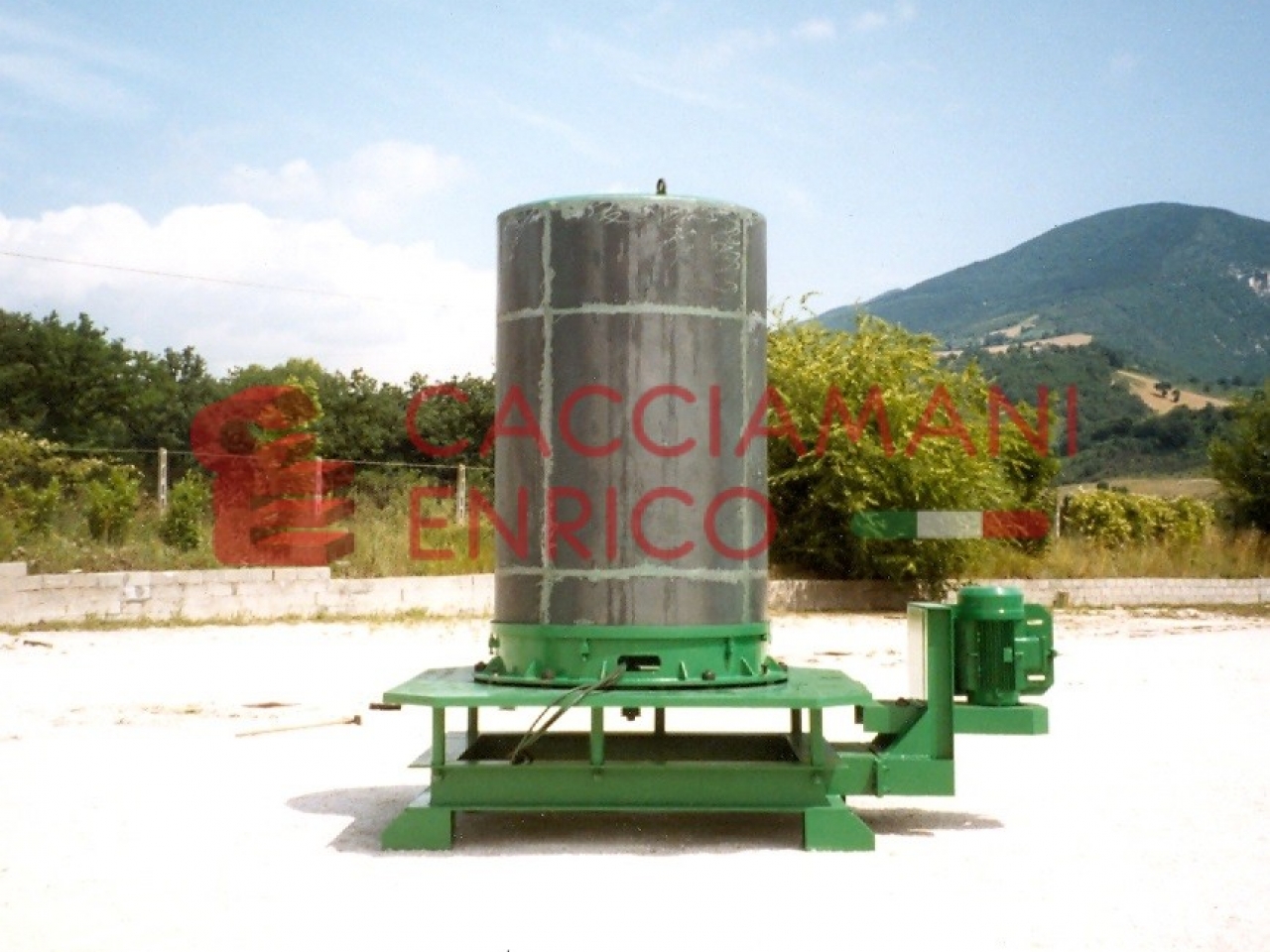 VIBRATING BASE PLATE | Cacciamani